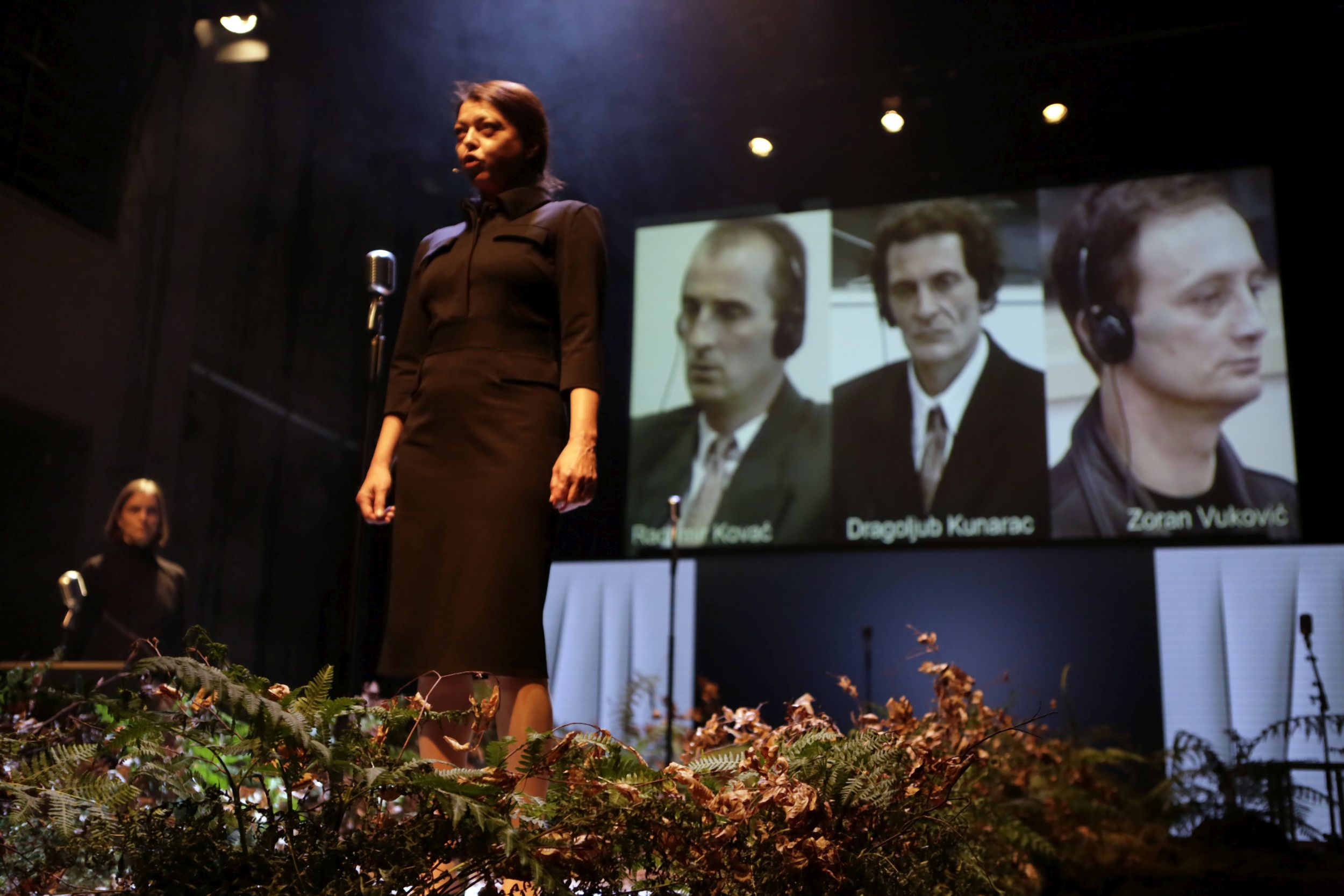Slavenka Drakulić, Dragan Popović, Nedžad Avdić idr.: Izgubljanje ...